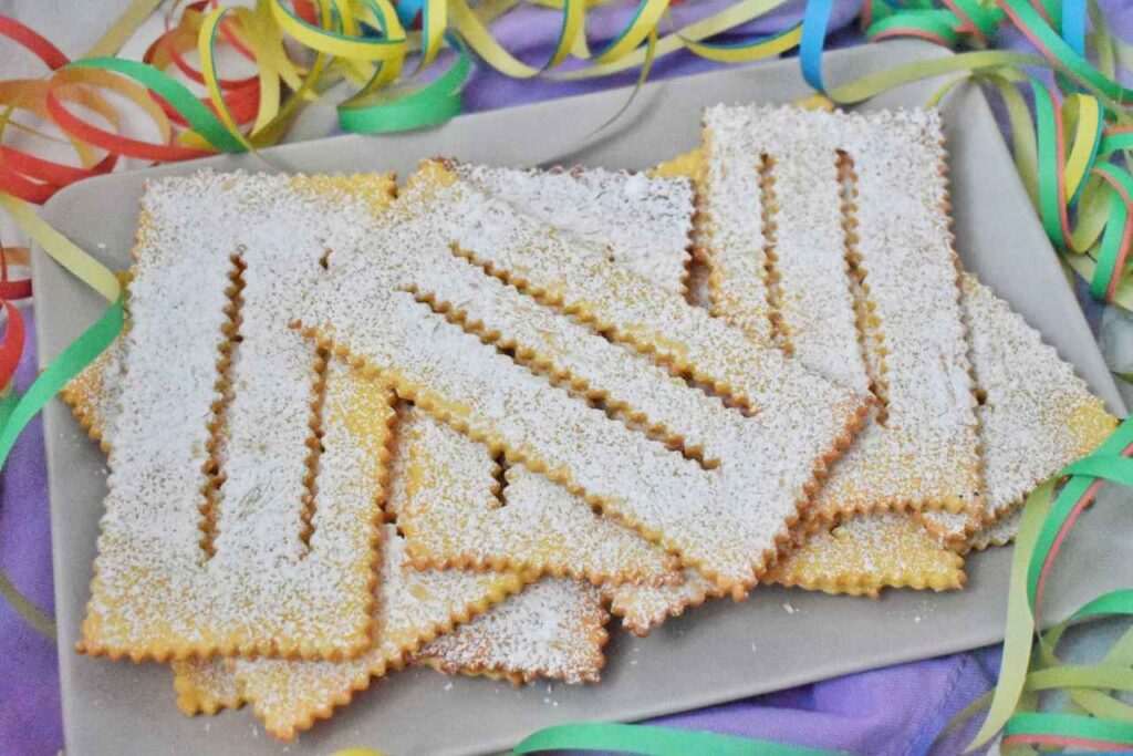 Włoskie faworki "chiacchiere" w wersji pieczonej – La grande e la ...